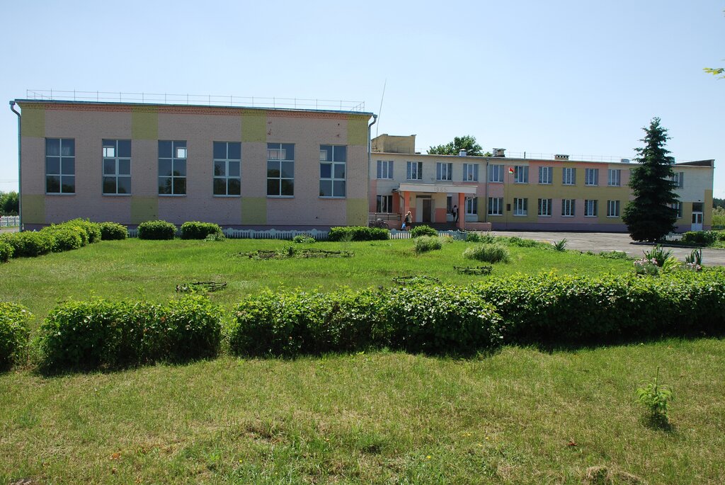 Ortaokul Srednyaya shkola Guo, Brestskaya oblastı, foto