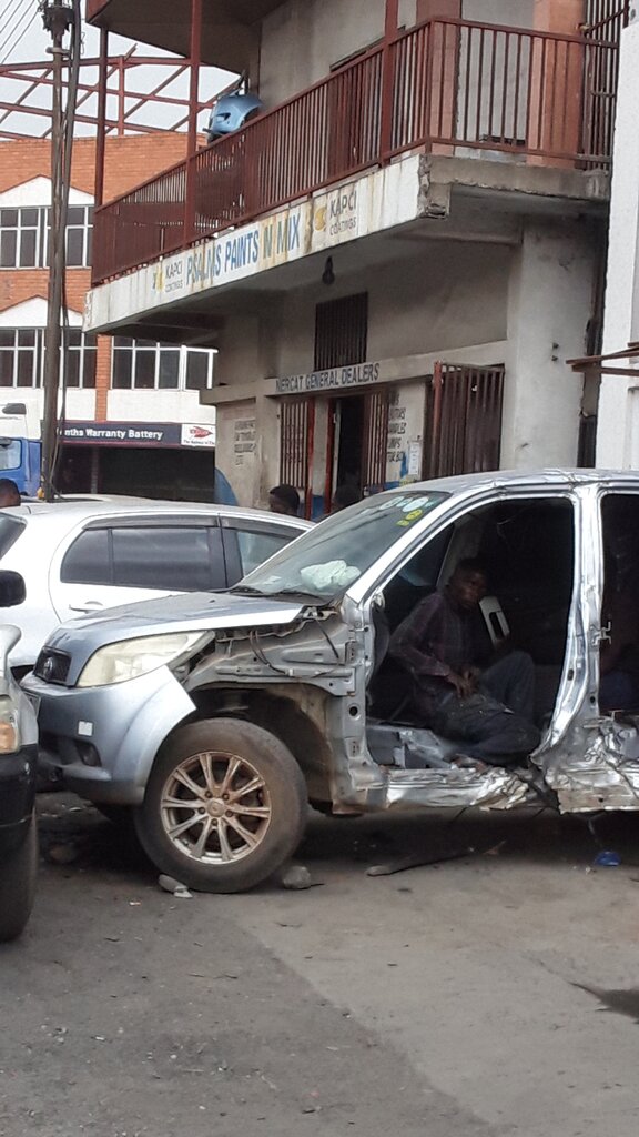 Otomobil yedek parçaları Psalms Auto Spares, Lusaka, foto