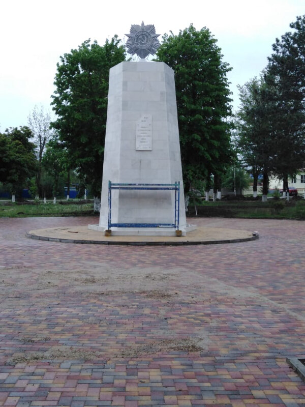 Anıt, heykel 50 лет Победы в Великой Отечественной войне, Krasnodarski krayı, foto