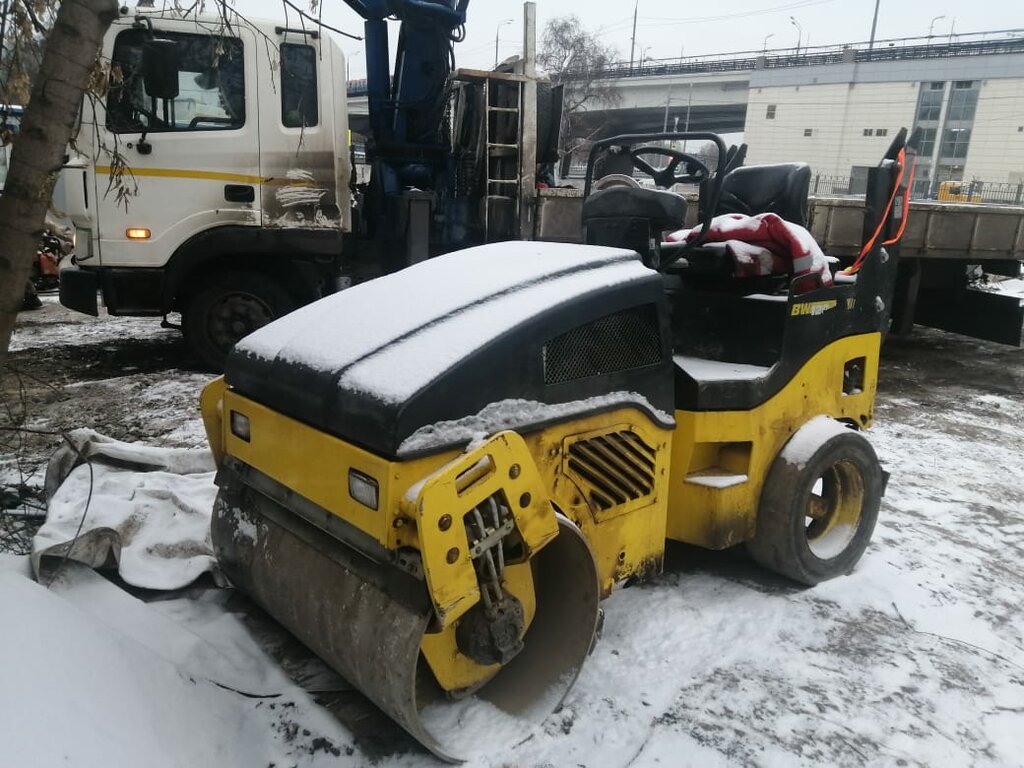 Kamyon ve ağır vasıta satış ve servis firmaları AvtospecSnab, Moskova ve Moskovskaya oblastı, foto