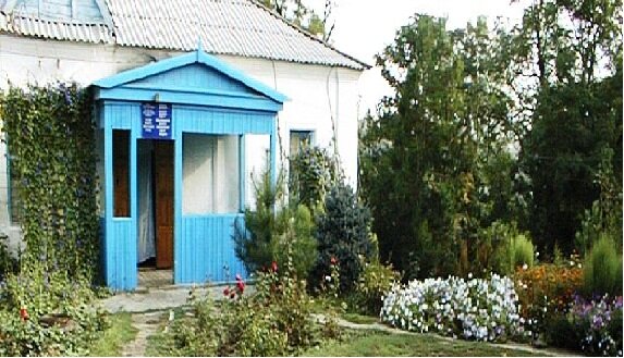 Kurs Byudzhetnoye uchrezhdeniye dopolnitelnogo obrazovaniya Respubliki Kalmykiya Ekologo-biologichesky tsentr uchashchikhsya, Elista, foto