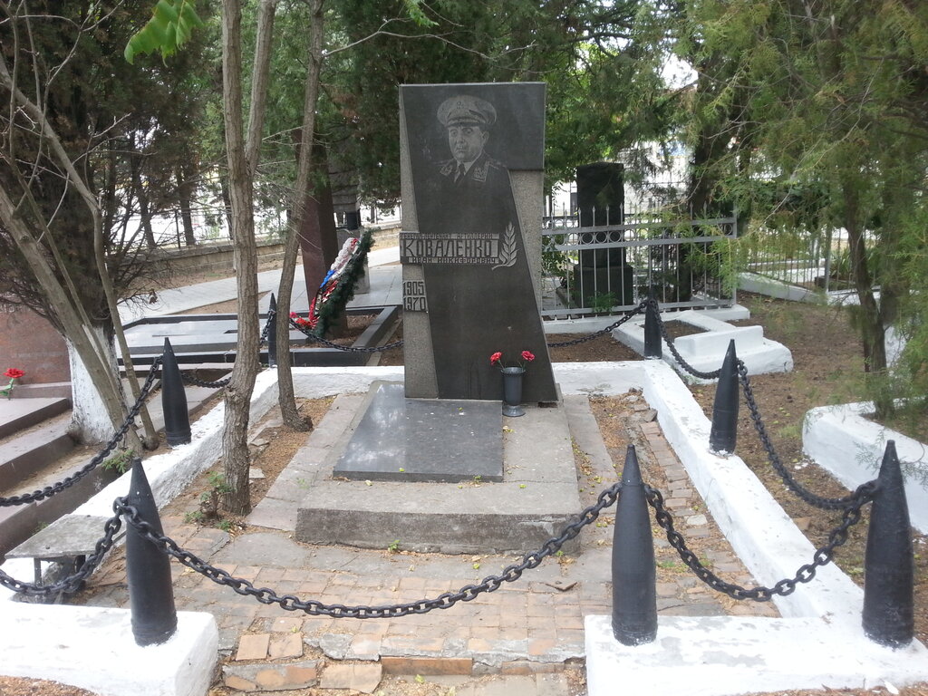 Ünlü kişilerin mezarları Генерал-лейтенант И.Н. Коваленко, Sevastopol, foto