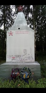 Обелиск в честь погибших в Великой Отечественной войне (Republic of Tatarstan, Menzelinskiy rayon, Podgorno-Baylarskoye selskoye poseleniye, selo Deukovo, Mirnaya ulitsa), anıt, heykel  Tataristan'dan