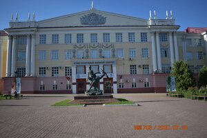Медикам, погибшим в годы Великой Отечественной войны (Kursk District, Tsentralny okrug), anıt, heykel  Kursk'tan