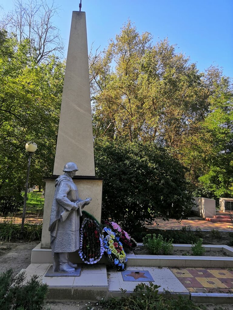 Anıt, heykel Воинская Слава, Stavropolski krayı, foto