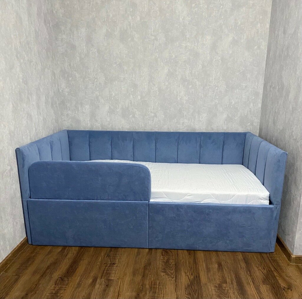 Çocuk odası firmaları Три кроватки, склад, Kazan, foto