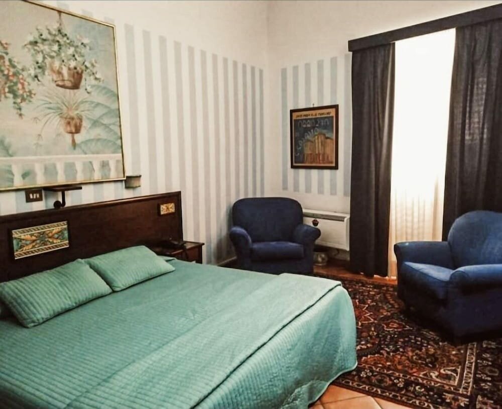 Otel Hotel Plaza, Caltanissetta, foto