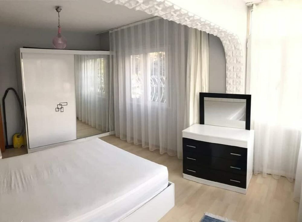 Kısa süreli konaklama 64 Evler Şehir Merkezi Ev 2 Yatak Odalı, Kuşadası, foto