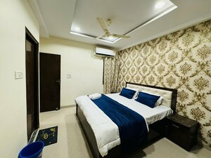 Home Escape 2bhk Apartments (State of Madhya Pradesh, City of Indore, Indore Bus Rapid Transit System), otel  Indaur'dan