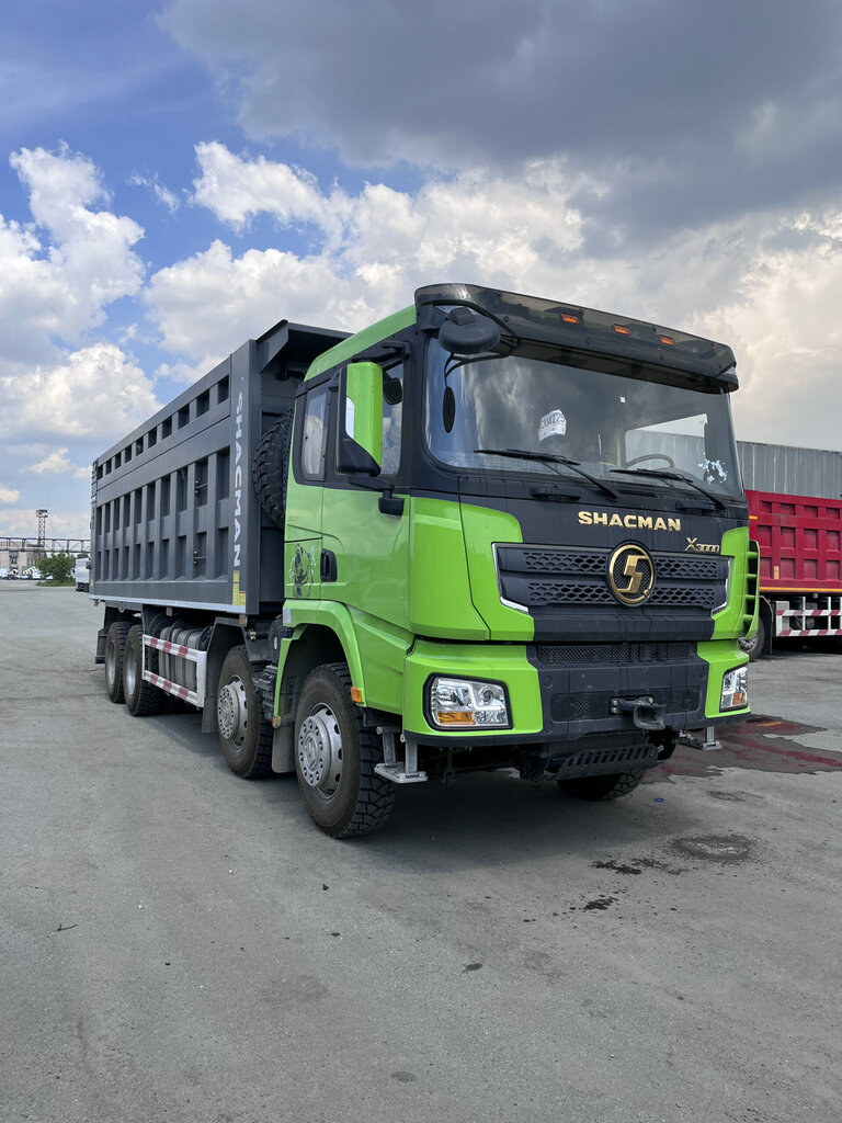 Kamyonların onarımı Авто-Комплекс Плюс, Kemerovo, foto