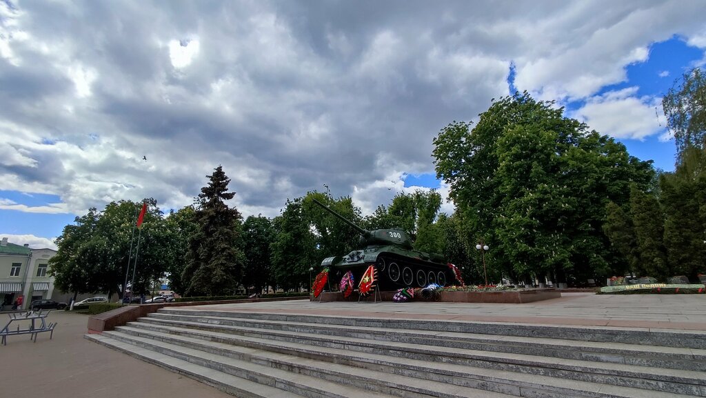 Teknoloji anıtı Танк Т-34, Bobruisk, foto