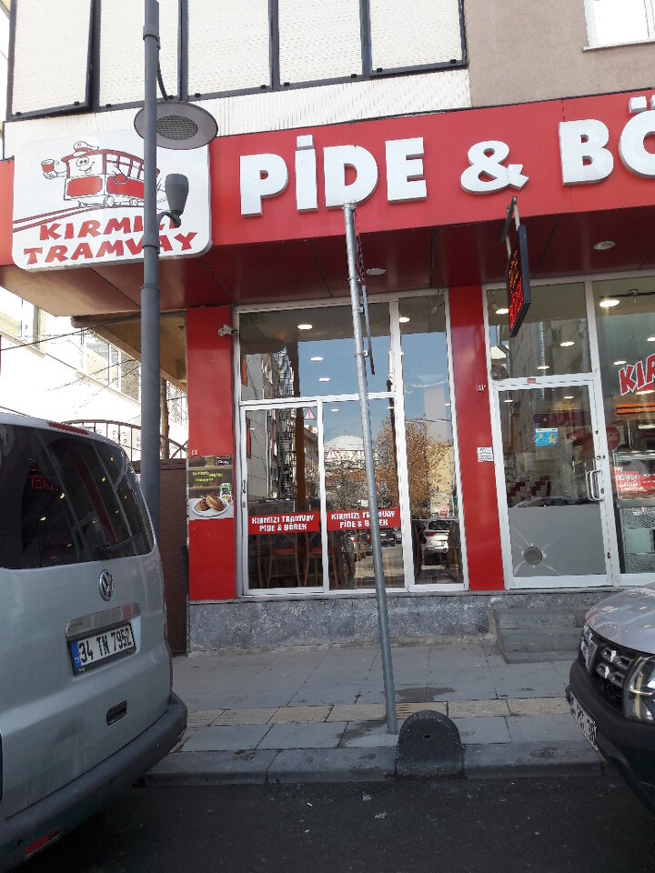 Fast food Kırmızı Tramvay Pide Börek, İstanbul, foto