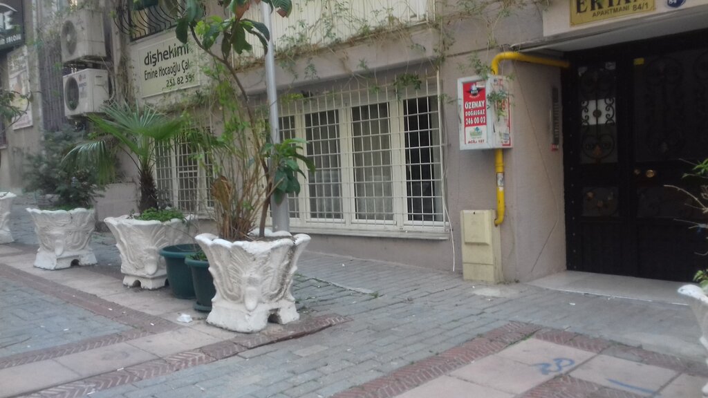 Özel ağız ve diş sağlığı klinikleri ve muayenehaneleri Dr. Emine Hocaoğlu Çal, İzmir, foto