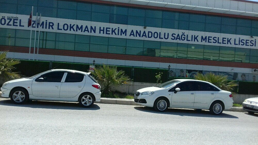 Özel okul Özel İzmir Lokman Hekim Mesleki ve Teknik Anadolu Lisesi, İzmir, foto