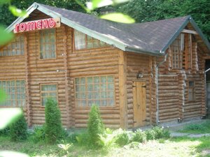 Gostinichno-turistichesky kompleks Karat (улица Шевченко No:94), otel  Kanev'den