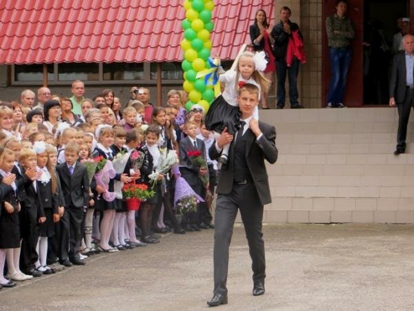 Fen lisesi, sosyal bilimler lisesi Ku Kharkovskaya gimnaziya № 169 Kharkovskogo gorodskogo soveta Kharkovskoy oblasti, Harkiv, foto