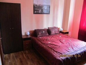 Piramida (Київська вулиця No:211, Бровари), otel  Brovary'den