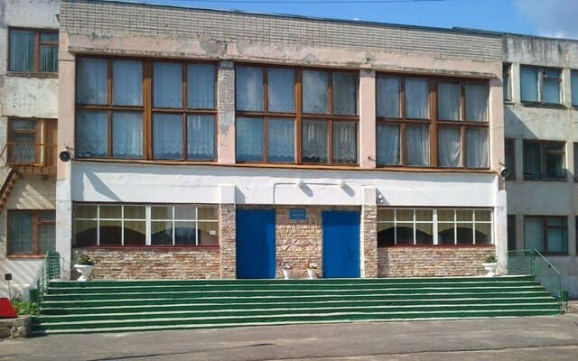 Ortaokul Munitsipalnoye byudzhetnoye obshcheobrazovatelnoye uchrezhdeniye srednyaya shkola № 10, Volodarsk, foto