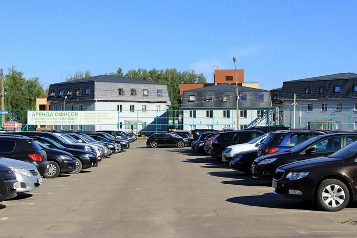 Otoparklar Parking G u aeroporta Domodedovo, Domodedovo, foto