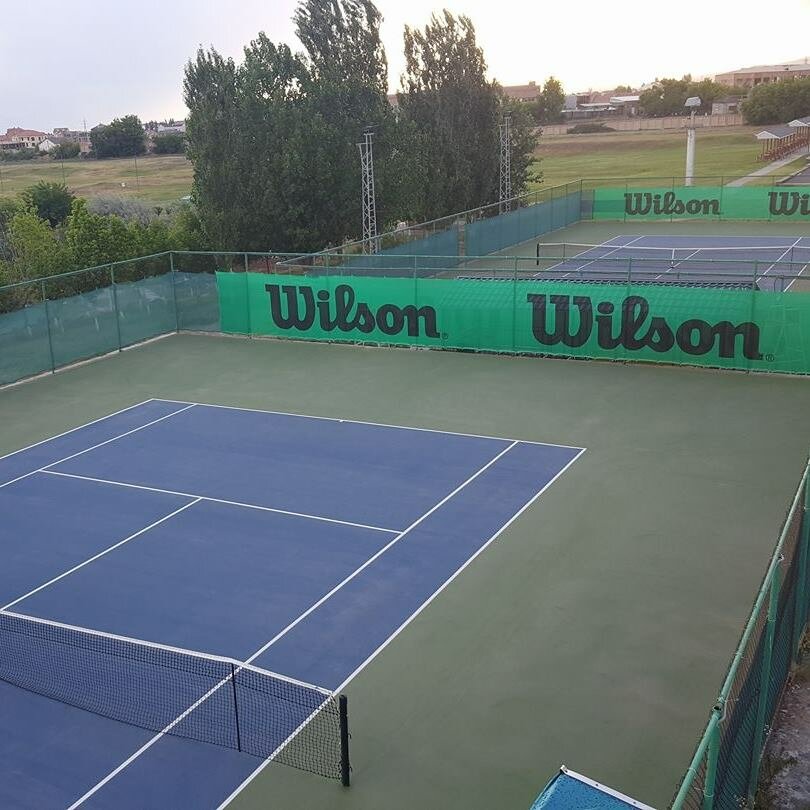Tenis kulüpleri ve kortları Davtyan Tennis Club, Erivan, foto
