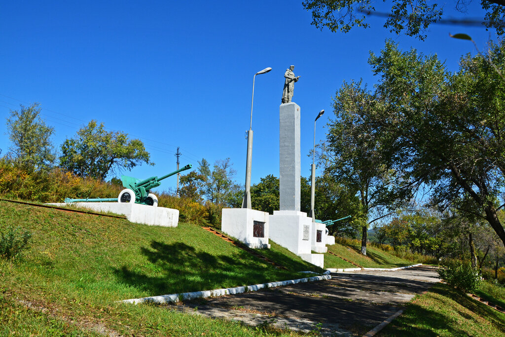 Anıt, heykel Братская могила, Primoriye, foto