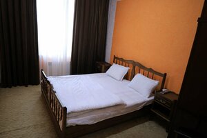 Omar teracce (Obod ko'chasi No:6, Bukhara), otel  Buhara'dan