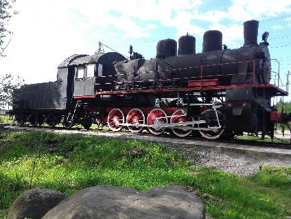 Teknoloji anıtı Паровоз-памятник ЭР 738-47, Petrozavodsk, foto