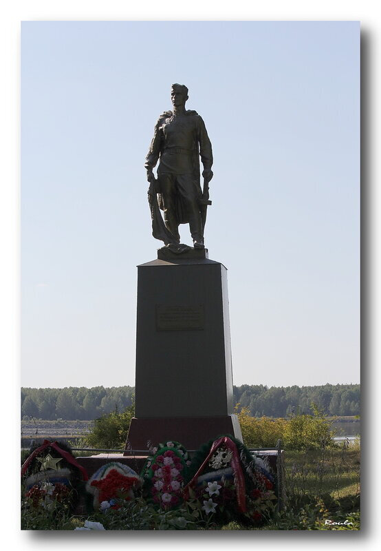 Anıt, heykel Воинам-землякам, погибшим в годы Великой Отечественной войны, Saint‑Petersburg ve Leningradskaya oblastı, foto