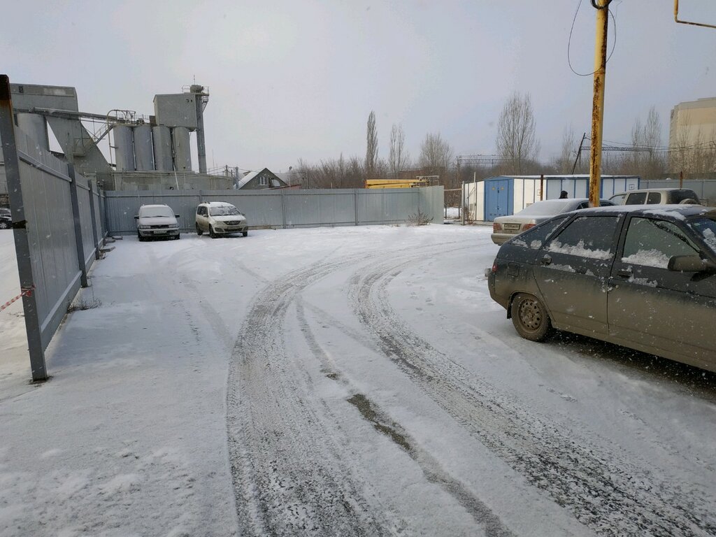 Otoparklar Parking lot, Saratov, foto