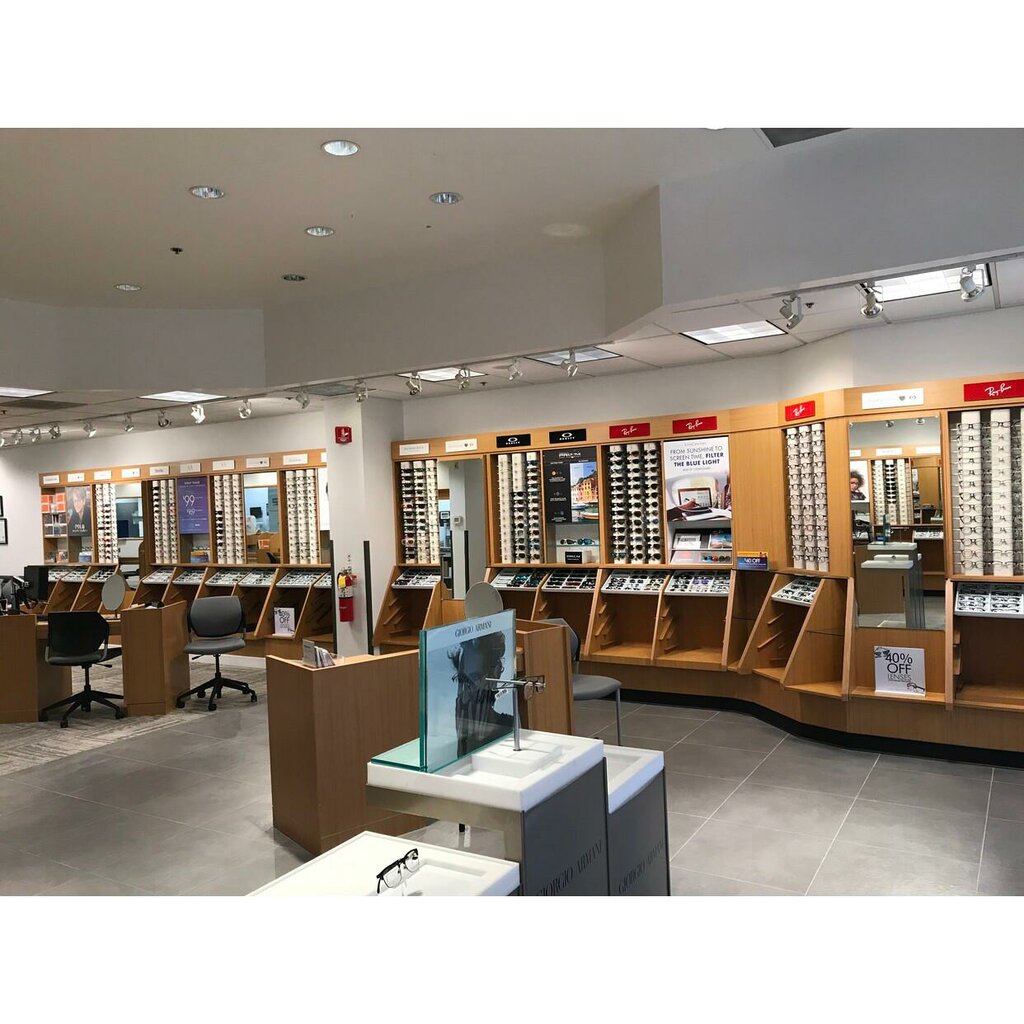 Giyim mağazası LensCrafters, Ohio Eyaleti, foto