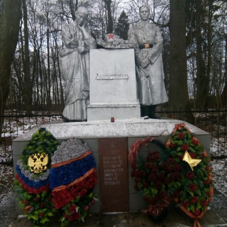 Anıt, heykel Братская могила советских воинов, 1941-1942 гг., Moskova ve Moskovskaya oblastı, foto