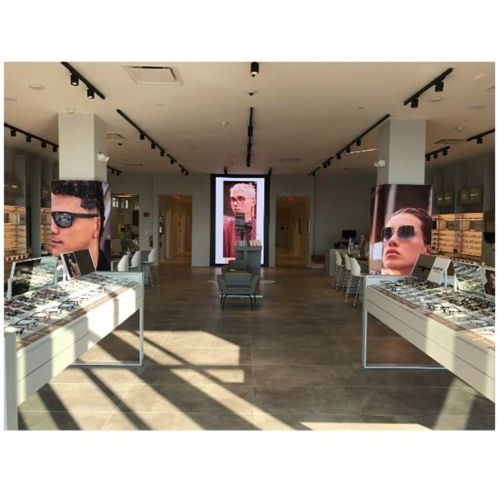 Giyim mağazası LensCrafters, Lancaster, foto