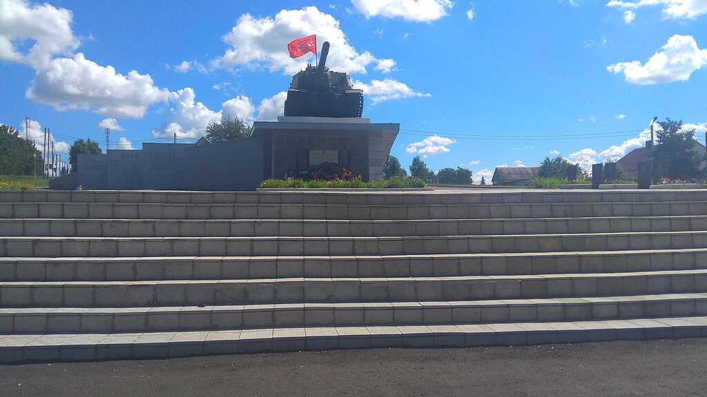 Anıt, heykel Воинам-танкистам, Orlovskaya oblastı, foto
