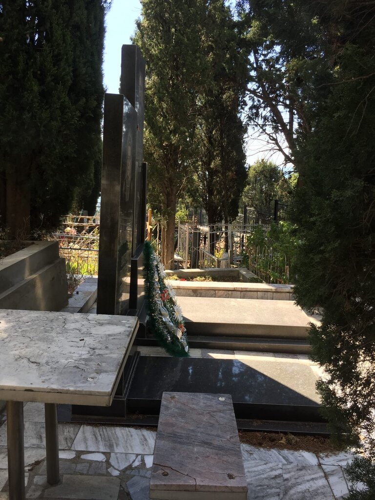 Ünlü kişilerin mezarları Герой СССР Васильченко Николай Тихонович, Kırım Cumhuriyeti, foto