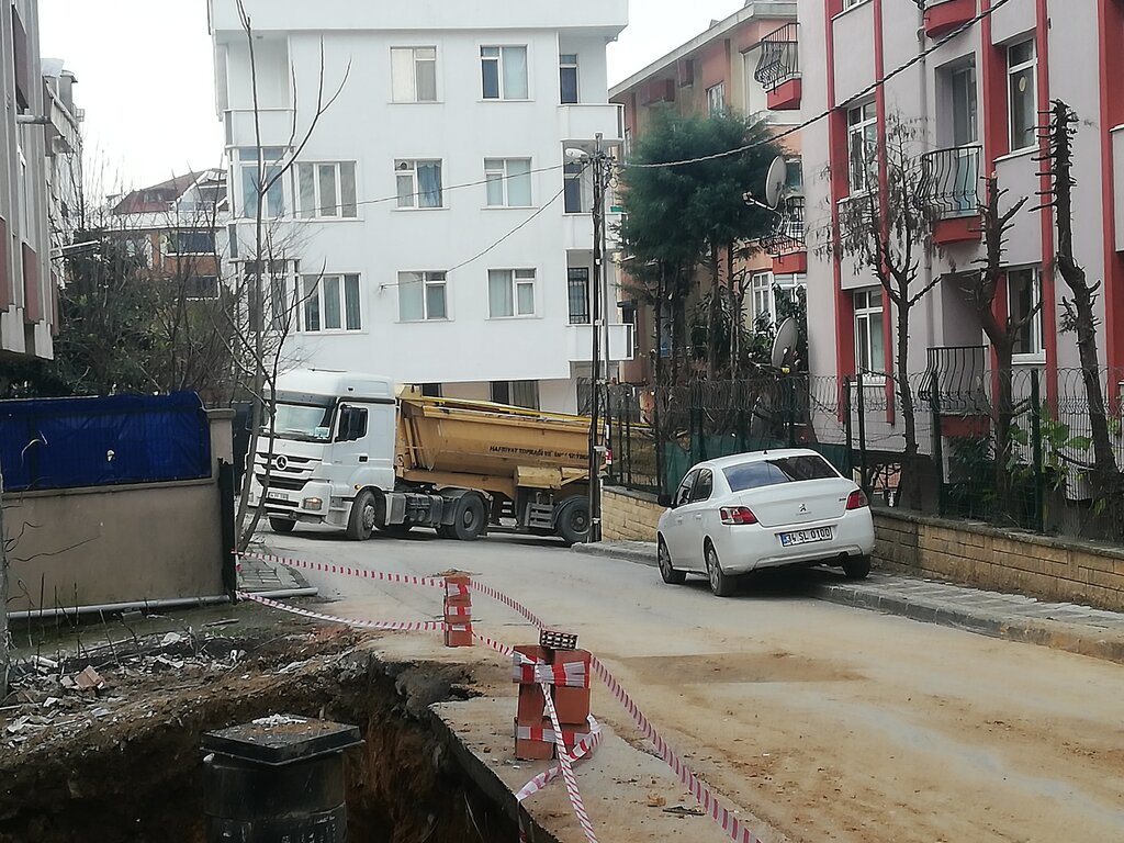 Hafriyat Emmoğlu Hafriyat, İstanbul, foto