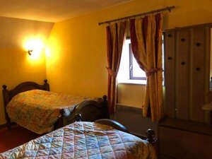 Auberge Le Renard'eau (Bourgogne-Franche-Comté, Côte-d'Or, Arrondissement de Dijon, Bèze, Rue des 2 Ponts), otel