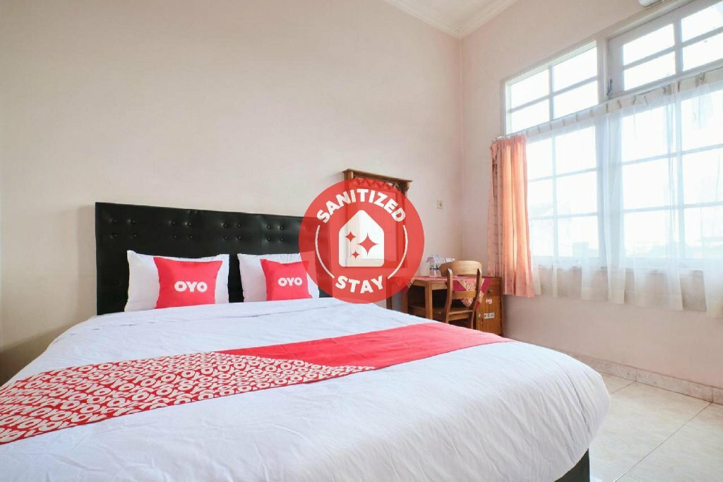 Otel Oyo 2061 Rizki Dhira Guest House, Dünya, foto