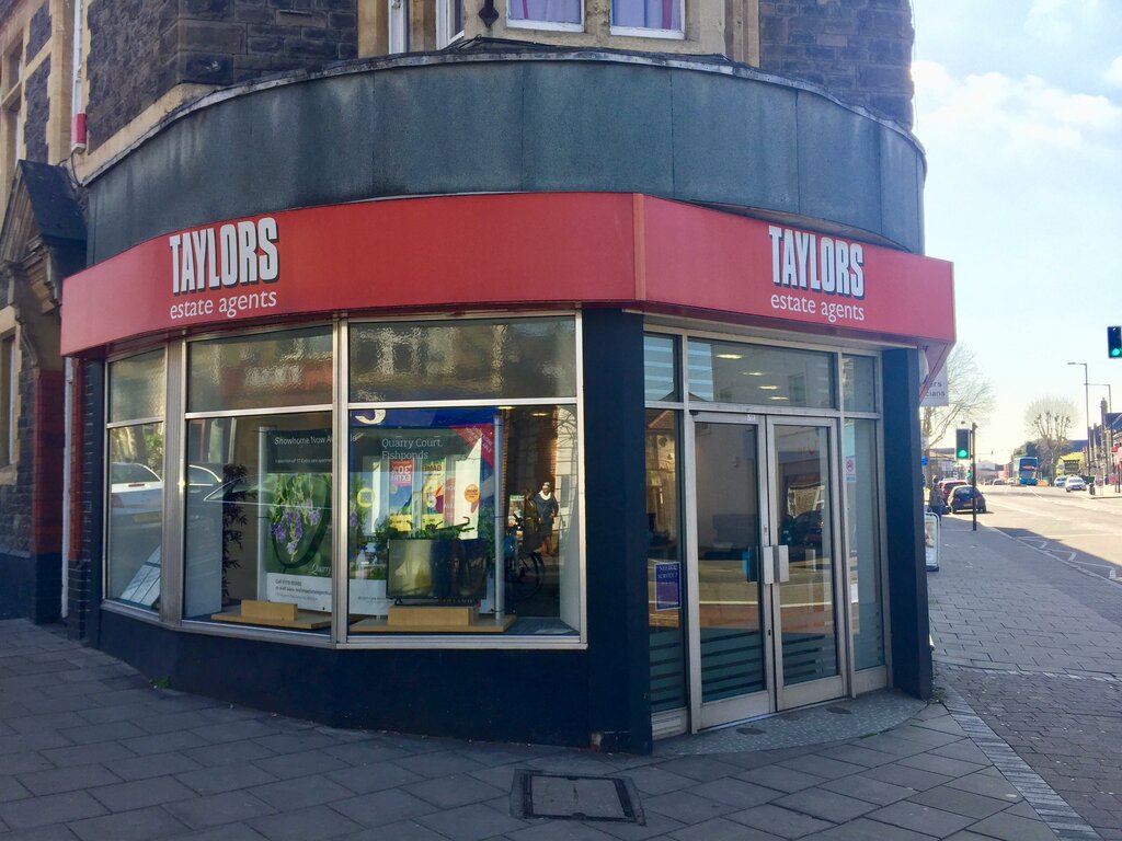Arazi dizisi Taylors Estate Agent Fishponds, İngiltere, foto