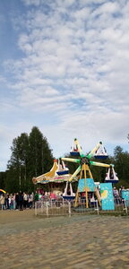 Центральный парк культуры Новоуральский (ulitsa Furmanova No:26), lunapark  Novouralsk'tan