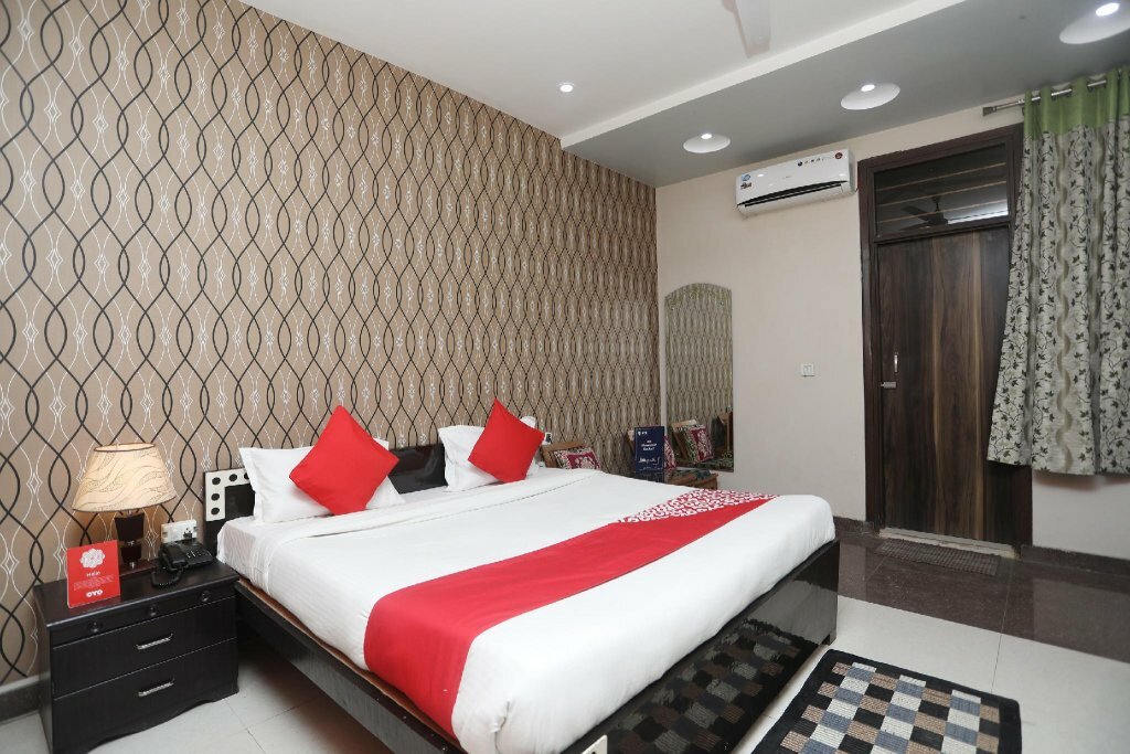 Otel Oyo 4096 Hotel Divyanshi, Agra, foto