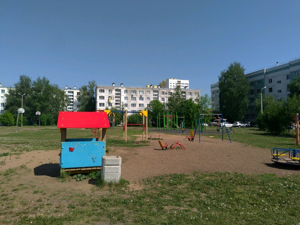 Spor alanı Спортивная площадка, Ufa, foto