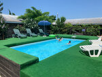 Sea Paradise (Морская улица No:7, село Оленевка), otel  Kırım Cumhuriyeti'nden