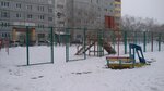 Спортивная площадка (ulitsa Krupskoy No:7/1), spor alanı  Omsk'tan