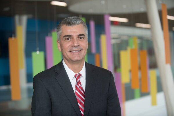 Tıp merkezleri ve klinikler Anton Milo, Md, Dds, Facs, Faap, Ohio Eyaleti, foto