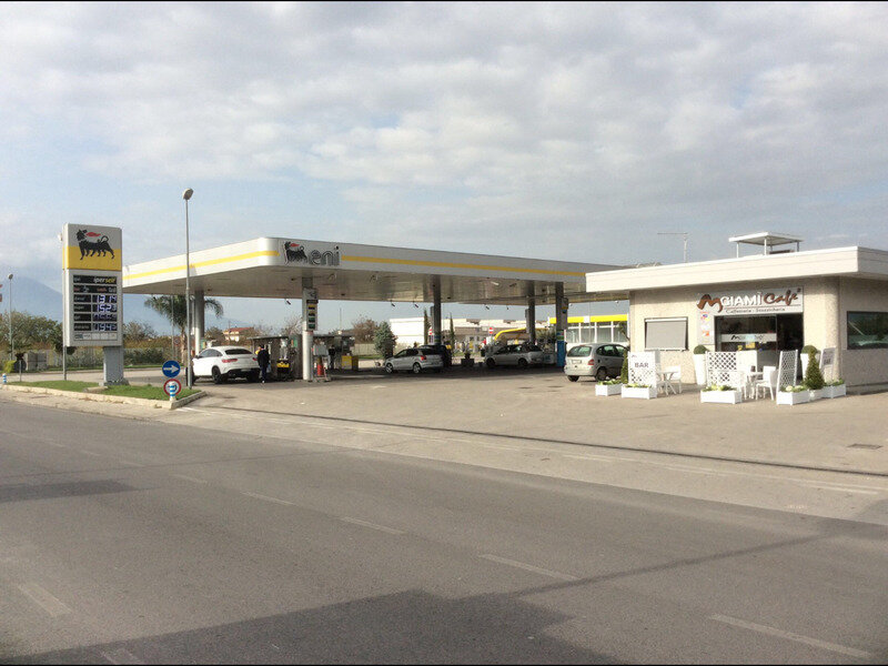 Otogaz dolum istasyonu Eni Stazione di Servizio - Giamí Café, Campania, foto