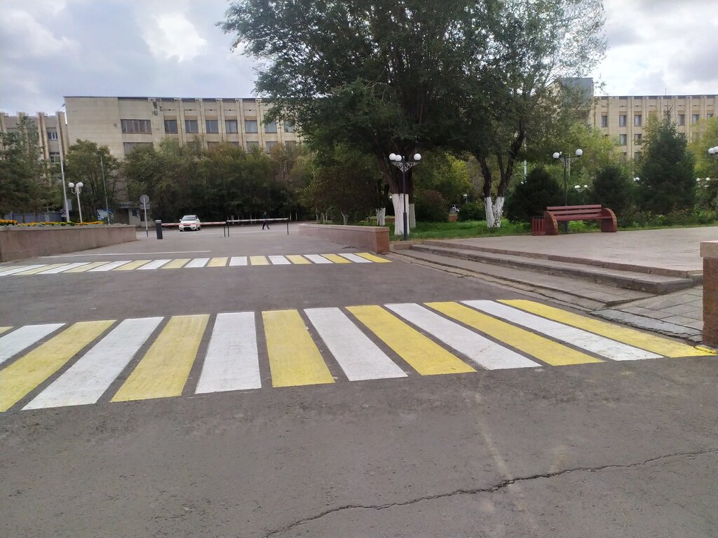 Üniversiteler Jezkazgan Ö. A. Baykonurov Üniversitesi, Jezkazgan, foto