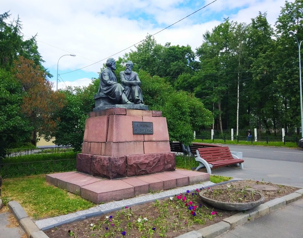 Anıt, heykel Карл Маркс и Фридрих Энгельс, Petrozavodsk, foto
