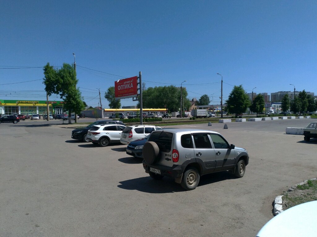 Otoparklar Parking lot, Ufa, foto