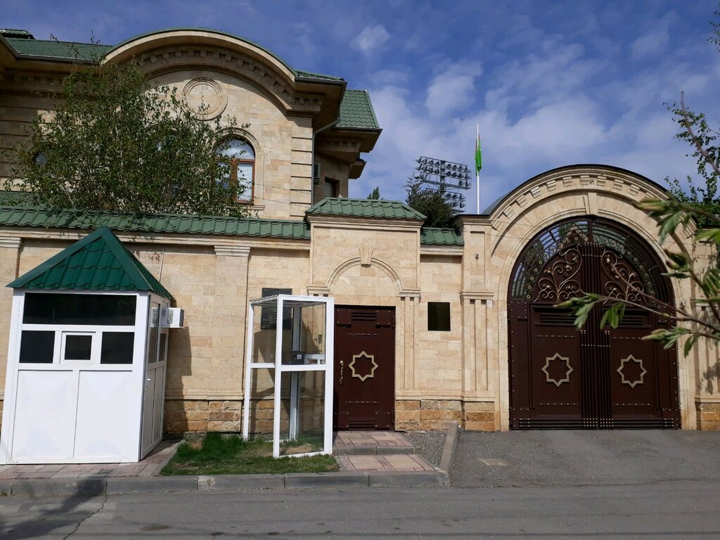 Büyükelçilikler ve konsolosluklar Konsulstvo Turkmenistana V Rossiyskoy Federatsii V gorode Astrakhani, Astrahan, foto