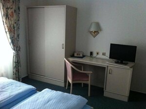 Hotel Am Rathaus (North Rhine-Westphalia, Rhein-Sieg-Kreis, Hauptstraße), otel  Lohmar'dan